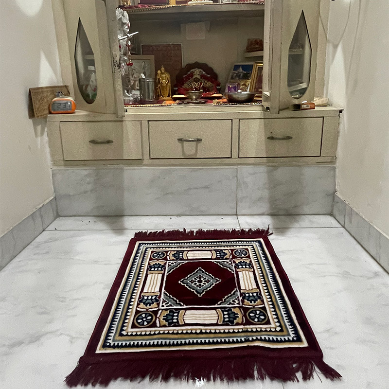 Prayer Rugs - P.V. Decor